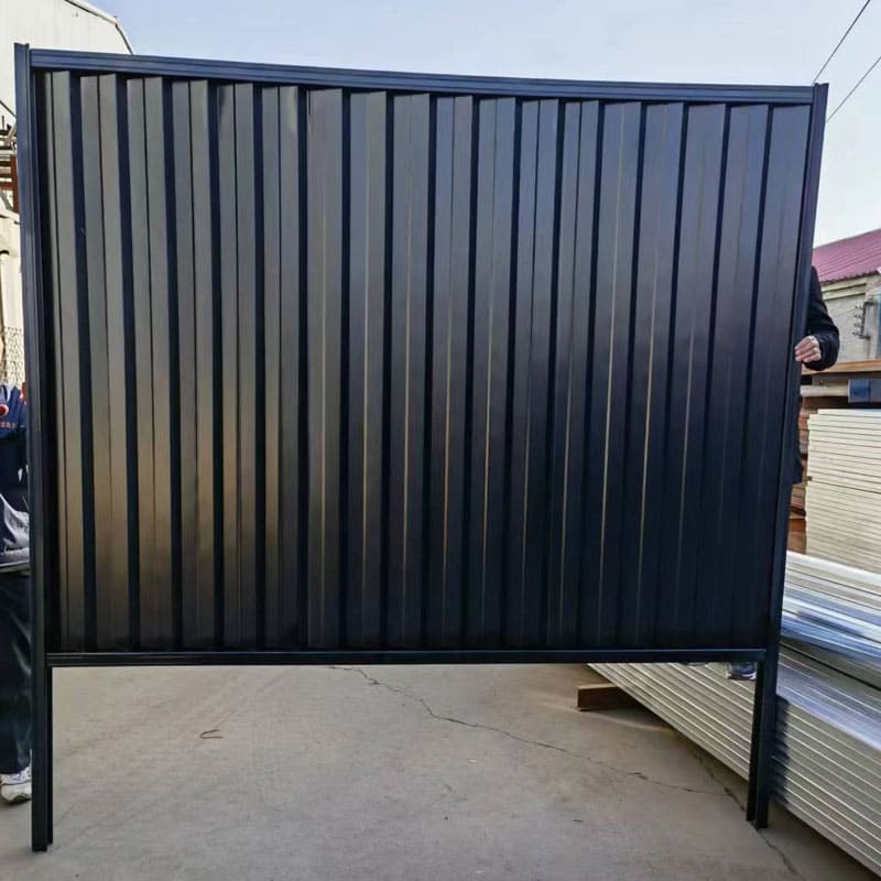 The Top 5 Benefits of Colorbond Fencing - Palisade Fence, Chain Link ...
